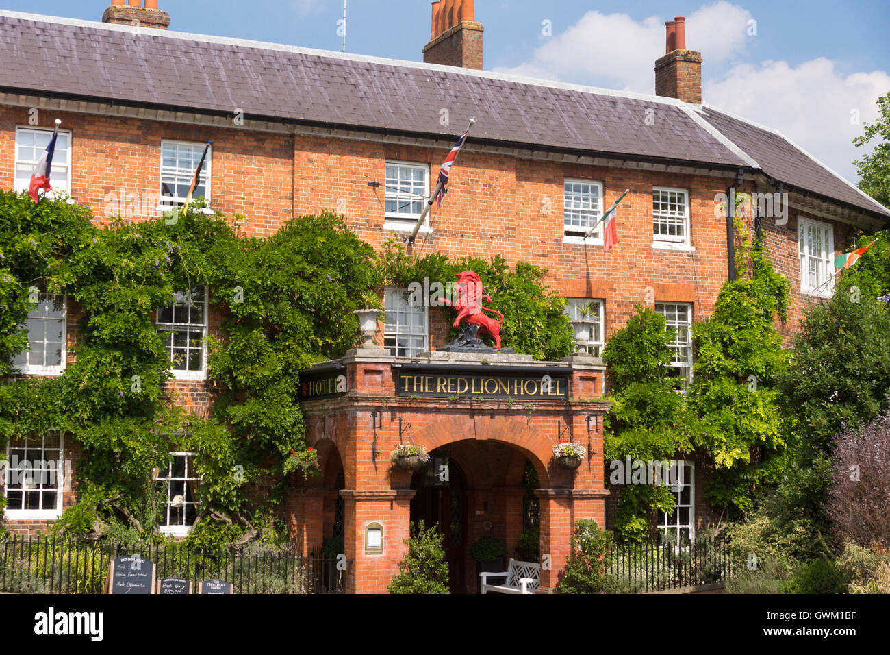 The Red Lion Hotel in Henley-on-Thames, England Stock Photo - Alamy