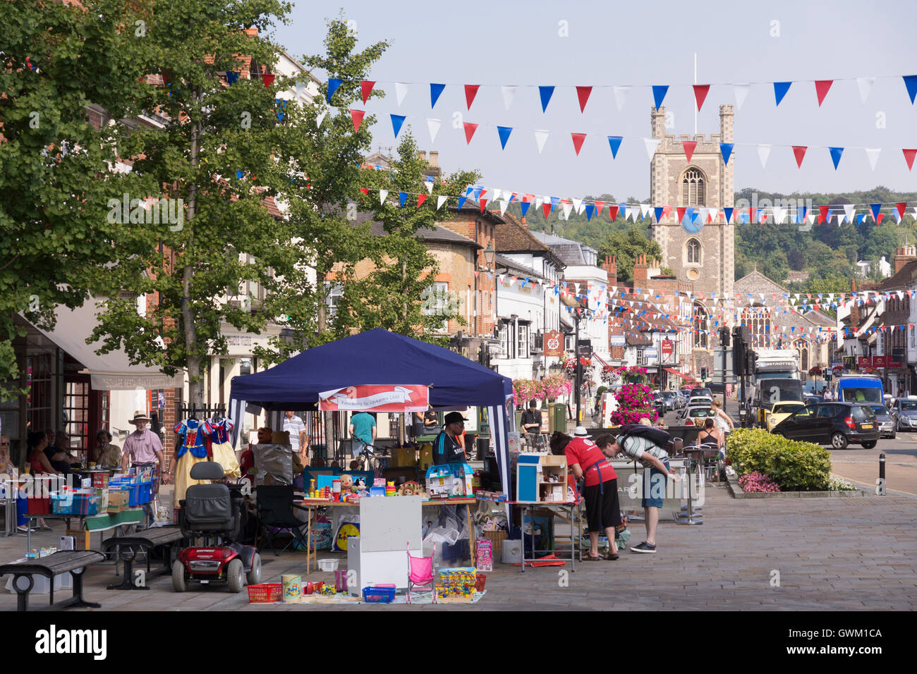 Fundraising stand hi-res stock photography and images - Alamy