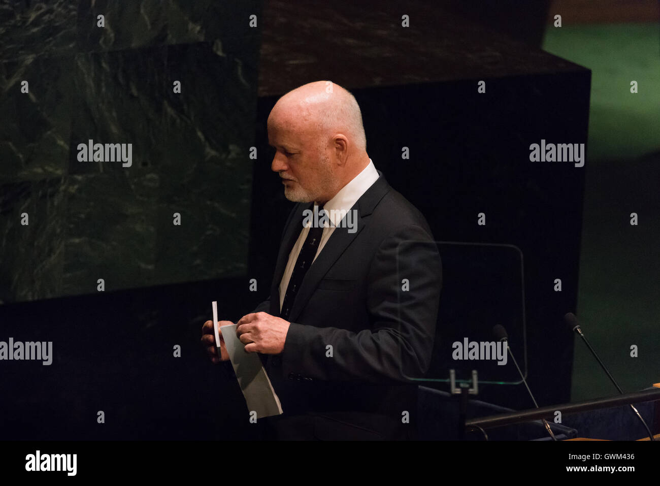 Security council hall at the united nations headquarters in hi-res ...
