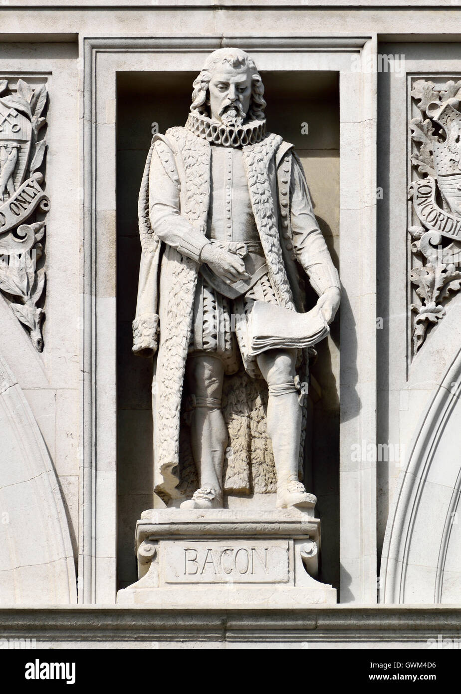 Statue of sir francis bacon hi-res stock photography and images - Alamy