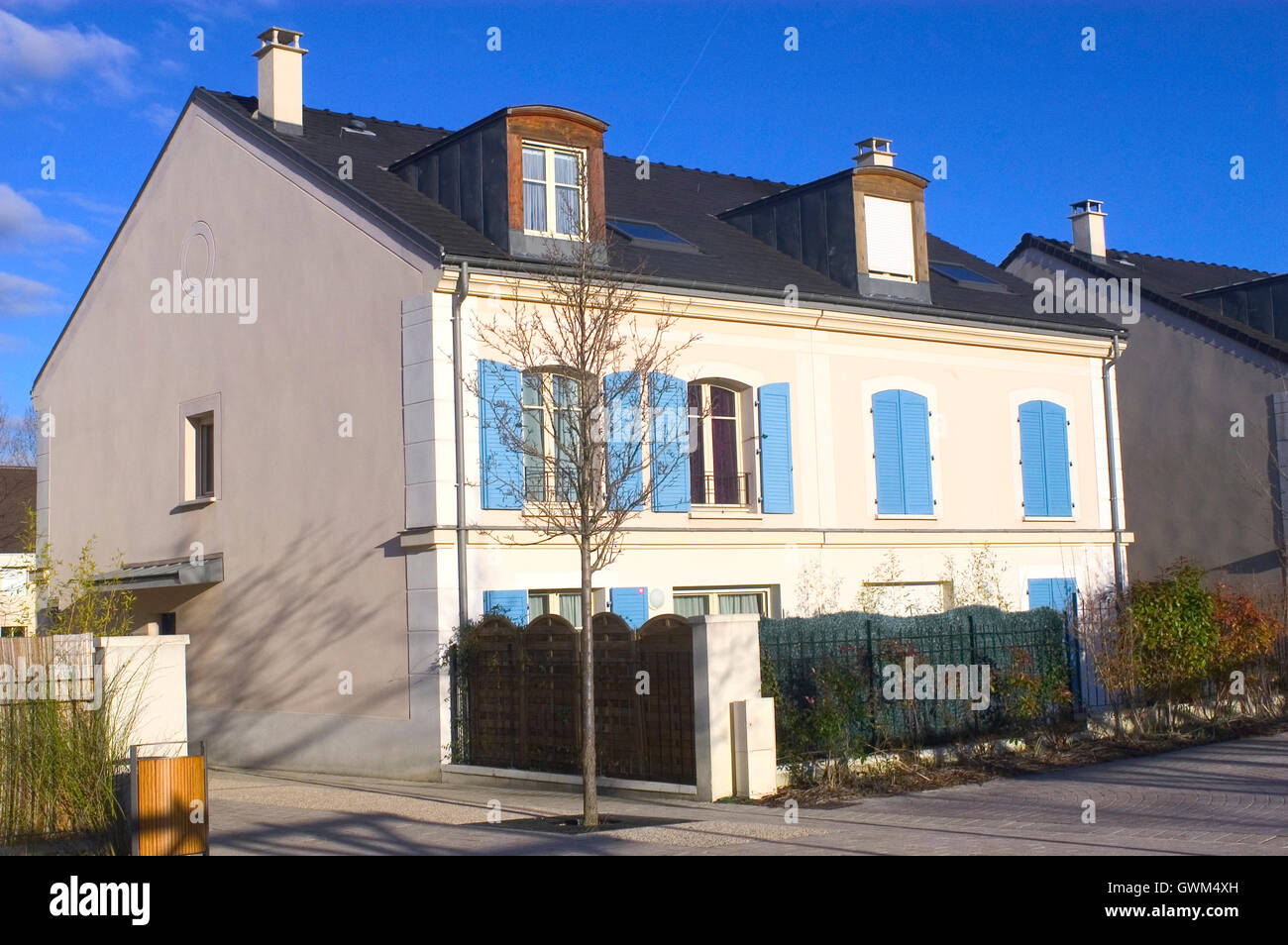 Homes In France New Series House Hunt In France ITV1 With Leggett
