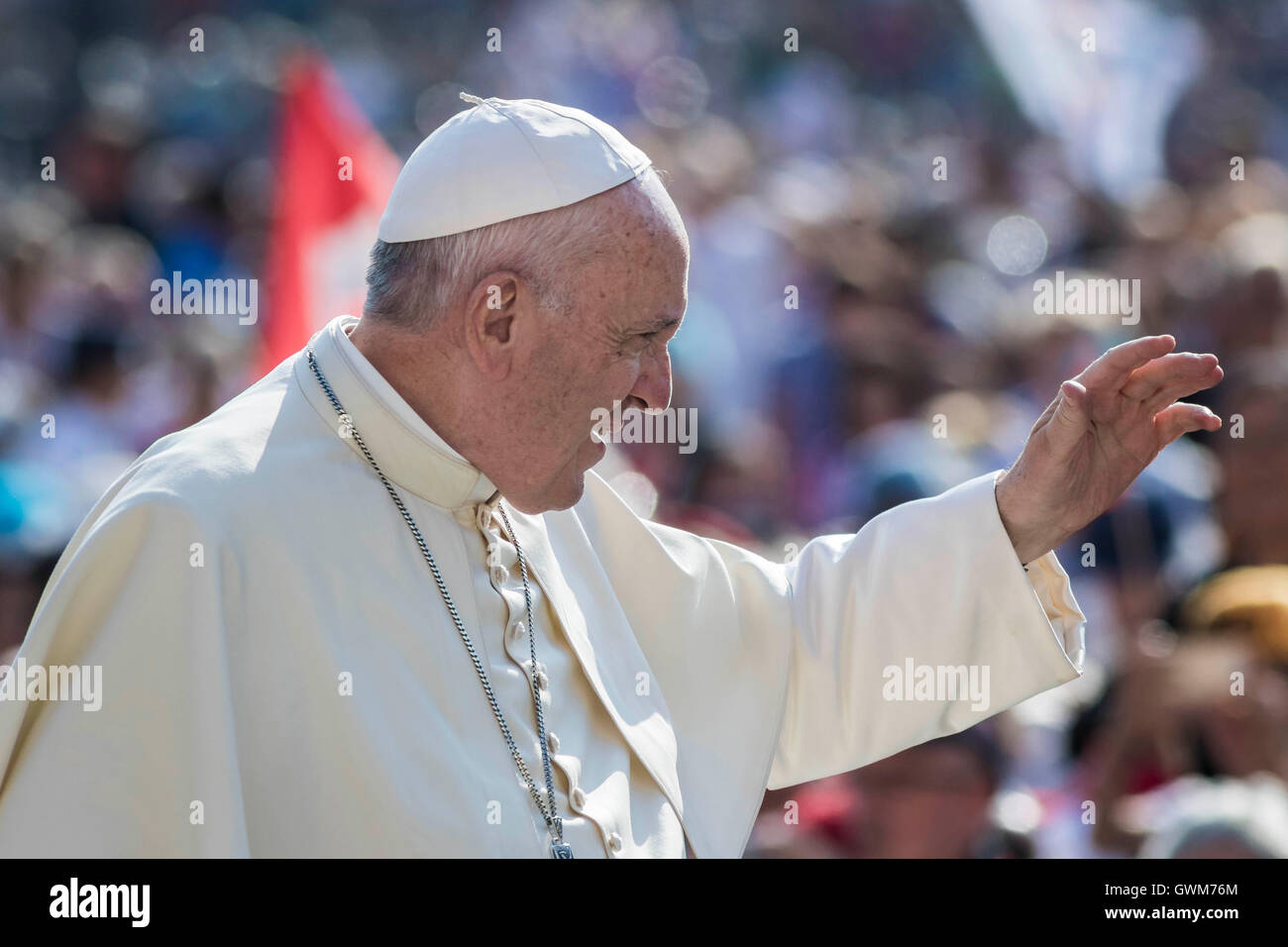 Vatican City, Vatican. 14th Sep, 2016. Pope Francis greets the faithful ...