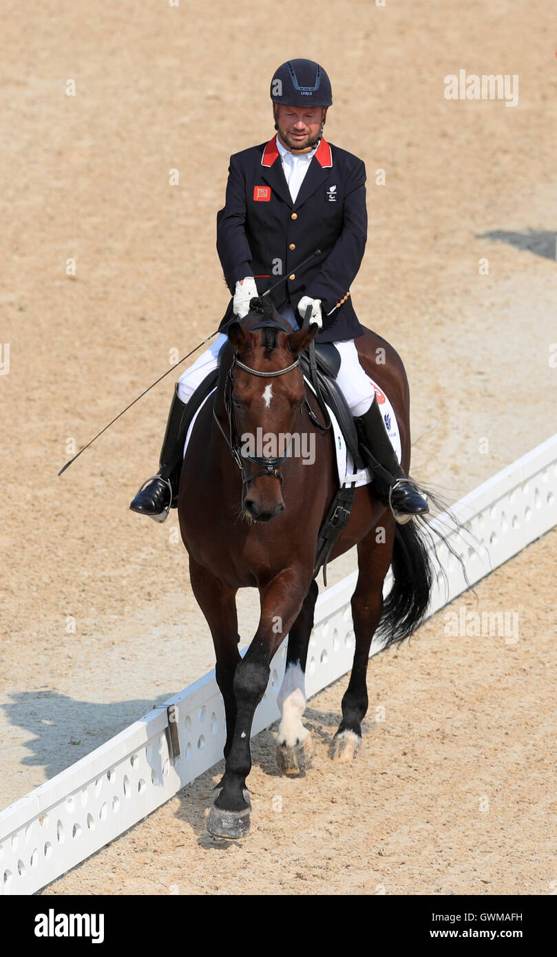 Paralympics horse equestrian full length hi-res stock photography and ...