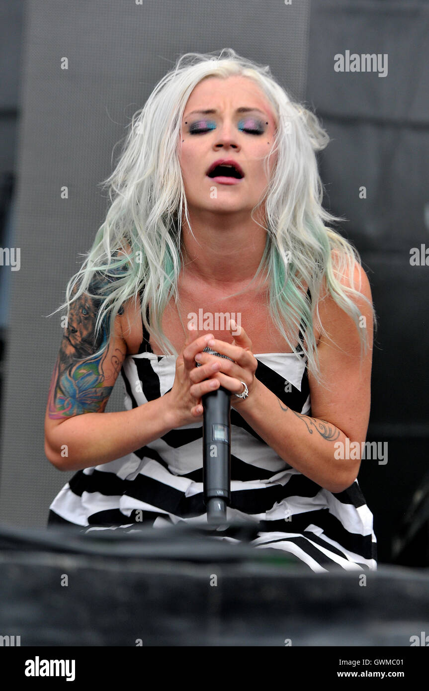 Lacey Mosley Wallpaper