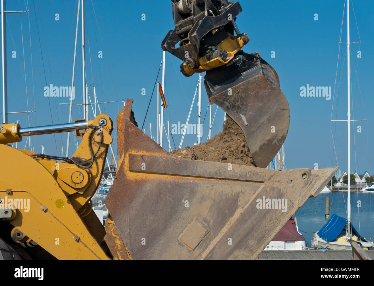 Bucket grabs hi-res stock photography and images - Alamy