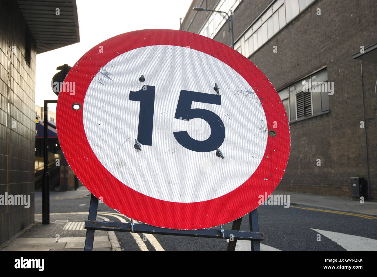 Unusual speed limit, 15 mph roadsign, large 15 sign in backstreet in ...