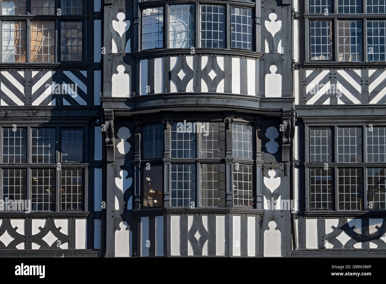 Timber medieval building hi-res stock photography and images - Alamy