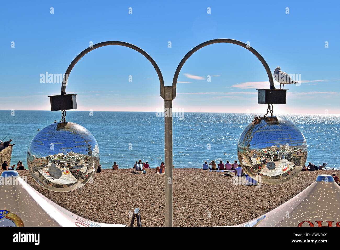 Mirror ball display hi-res stock photography and images - Alamy