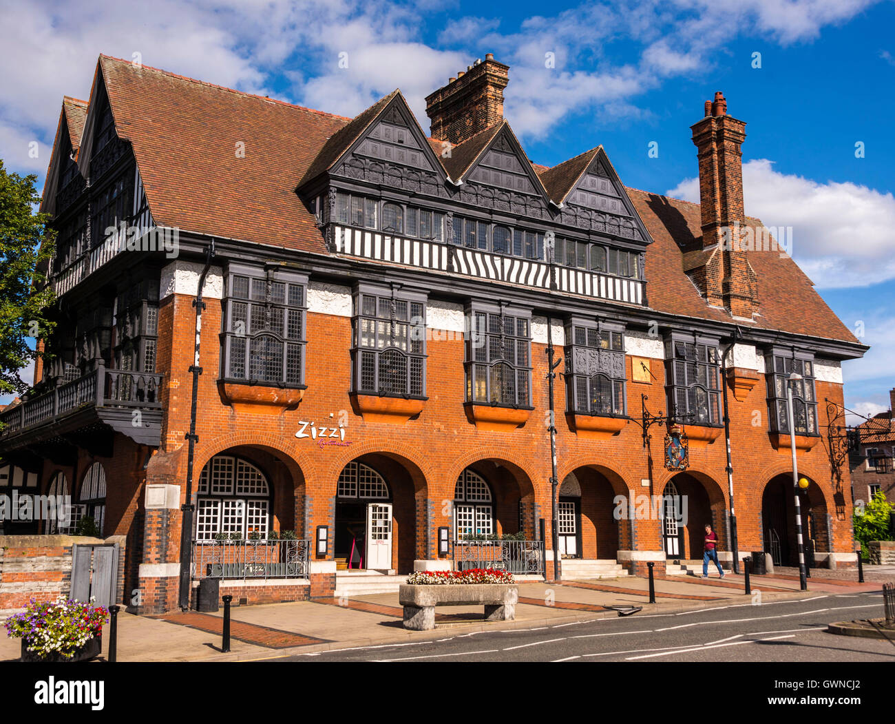 Newark town centre hi-res stock photography and images - Alamy