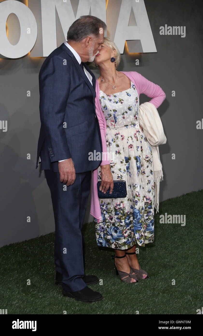 The Museum of Modern Art's Party in the Garden - Arrivals Featuring ...