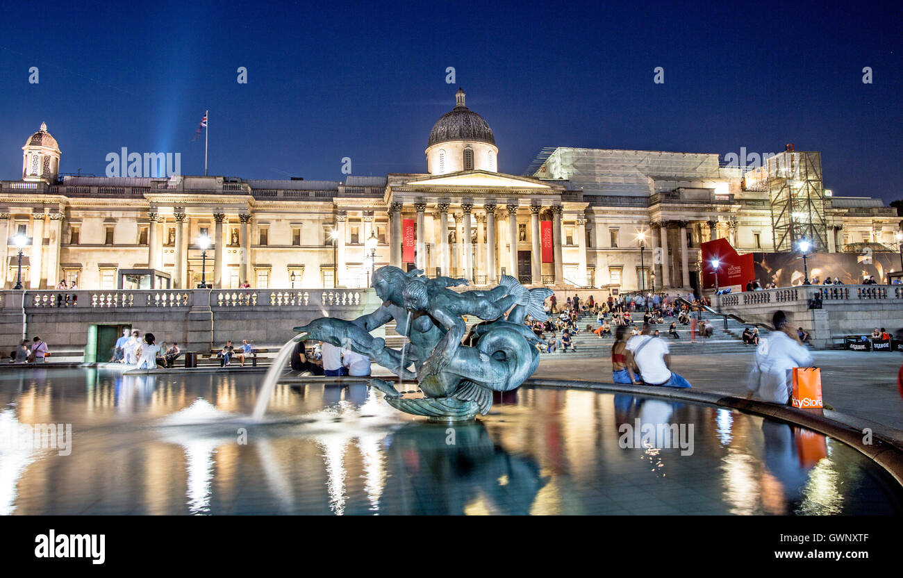 The Fountains and National Gallery At Night Trafalgar Square London UK ...