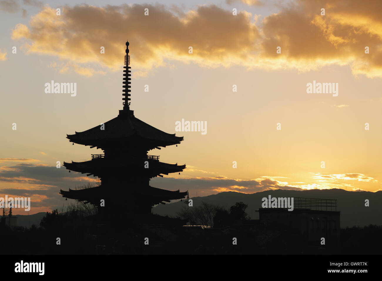 Tower of yasaka winter hi-res stock photography and images - Alamy