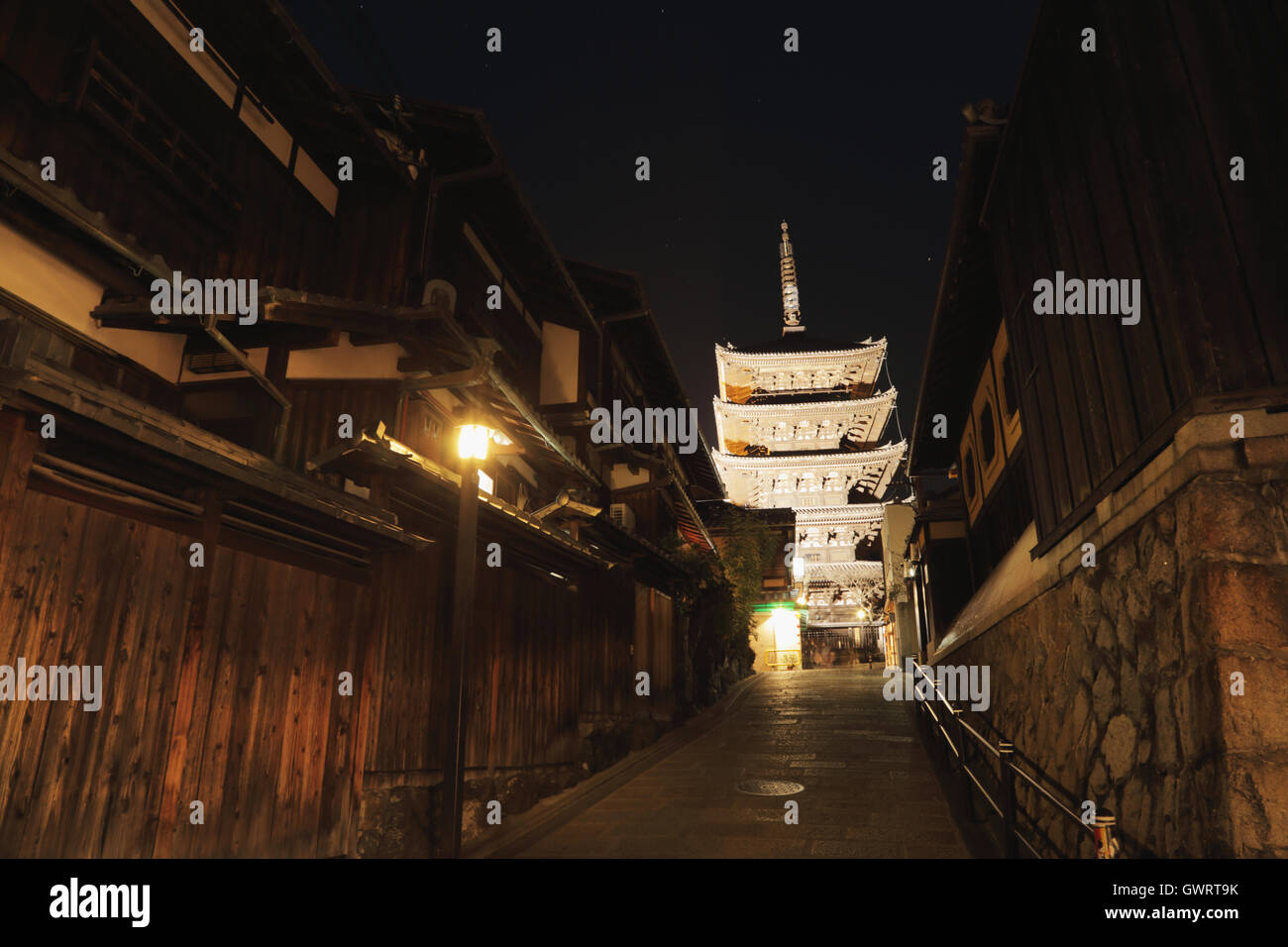 Yasaka slope hi-res stock photography and images - Alamy