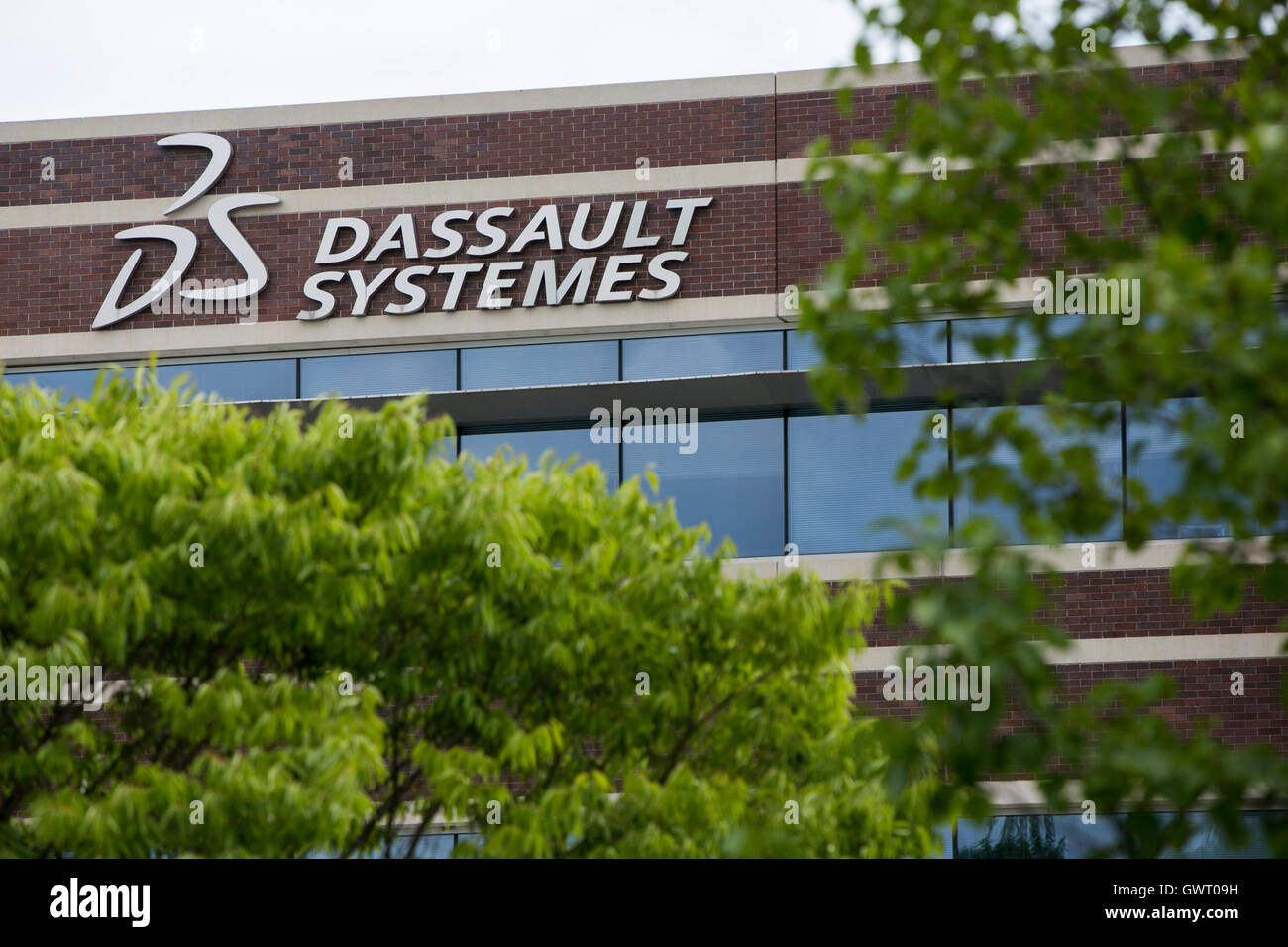 Dassault logo hi-res stock photography and images - Alamy