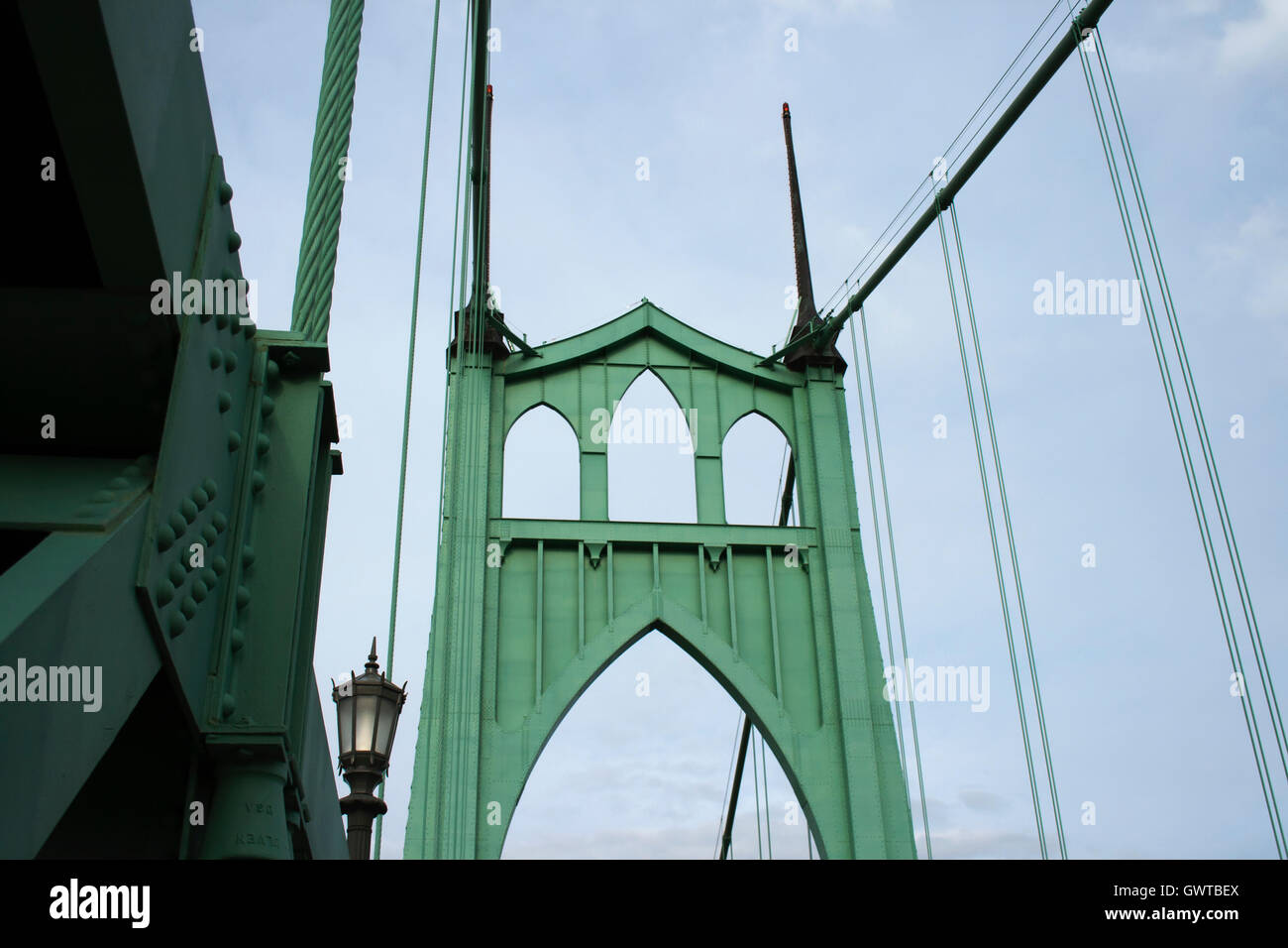 Bridge span connector hi-res stock photography and images - Alamy
