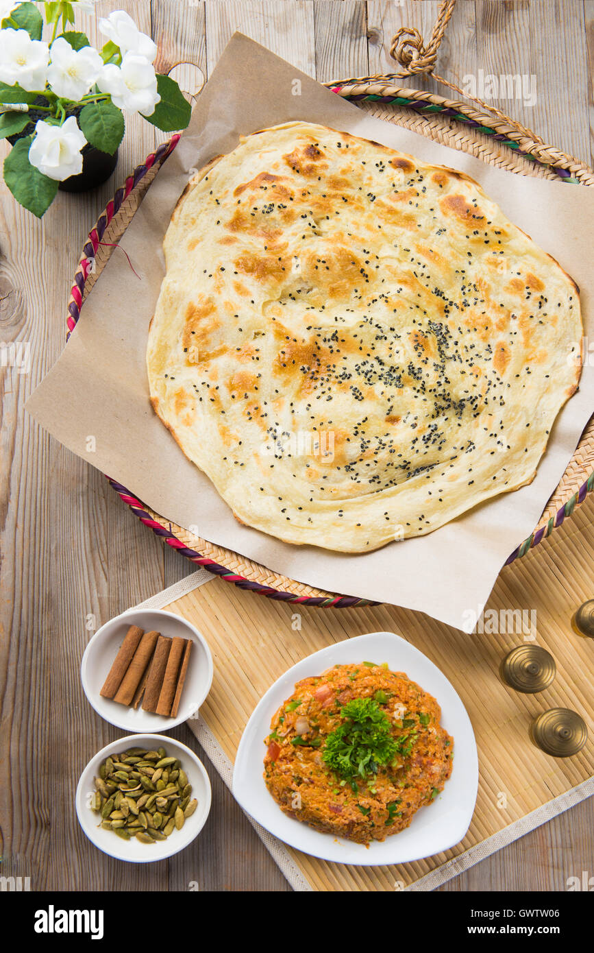 Yemeni flatbread hi-res stock photography and images - Alamy