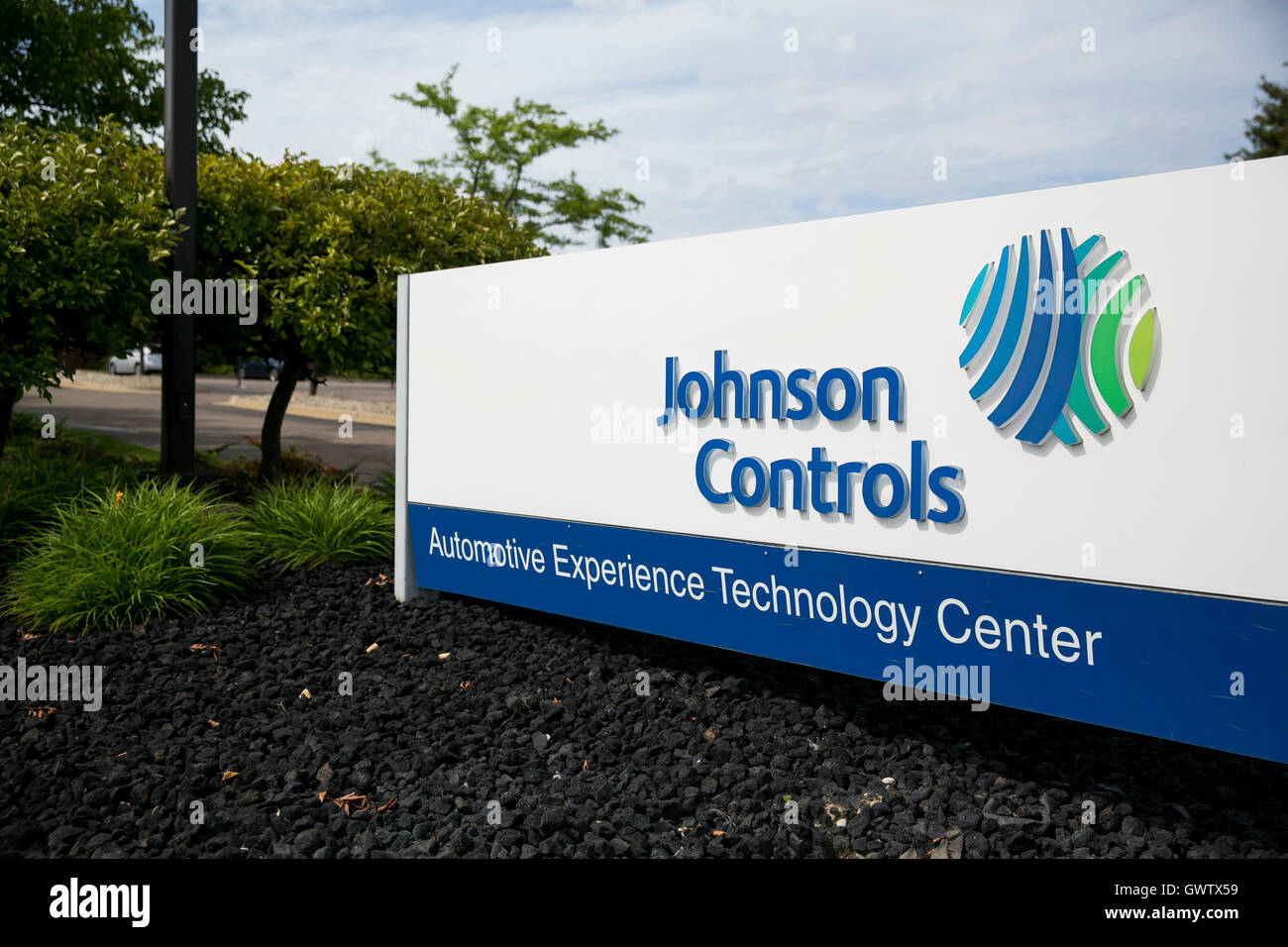 Johnson controls logo hi-res stock photography and images - Alamy