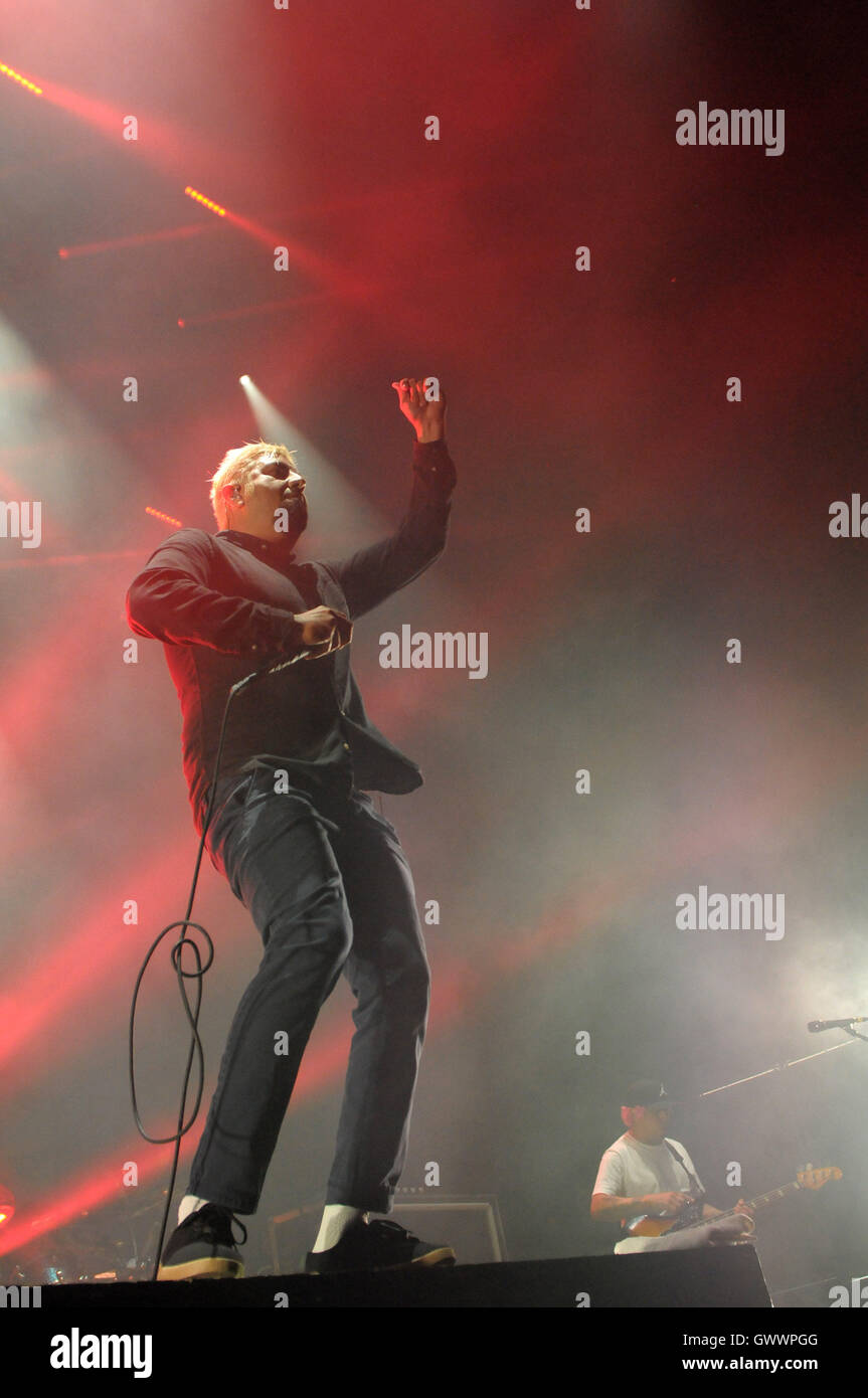 Chino moreno hi-res stock photography and images - Alamy