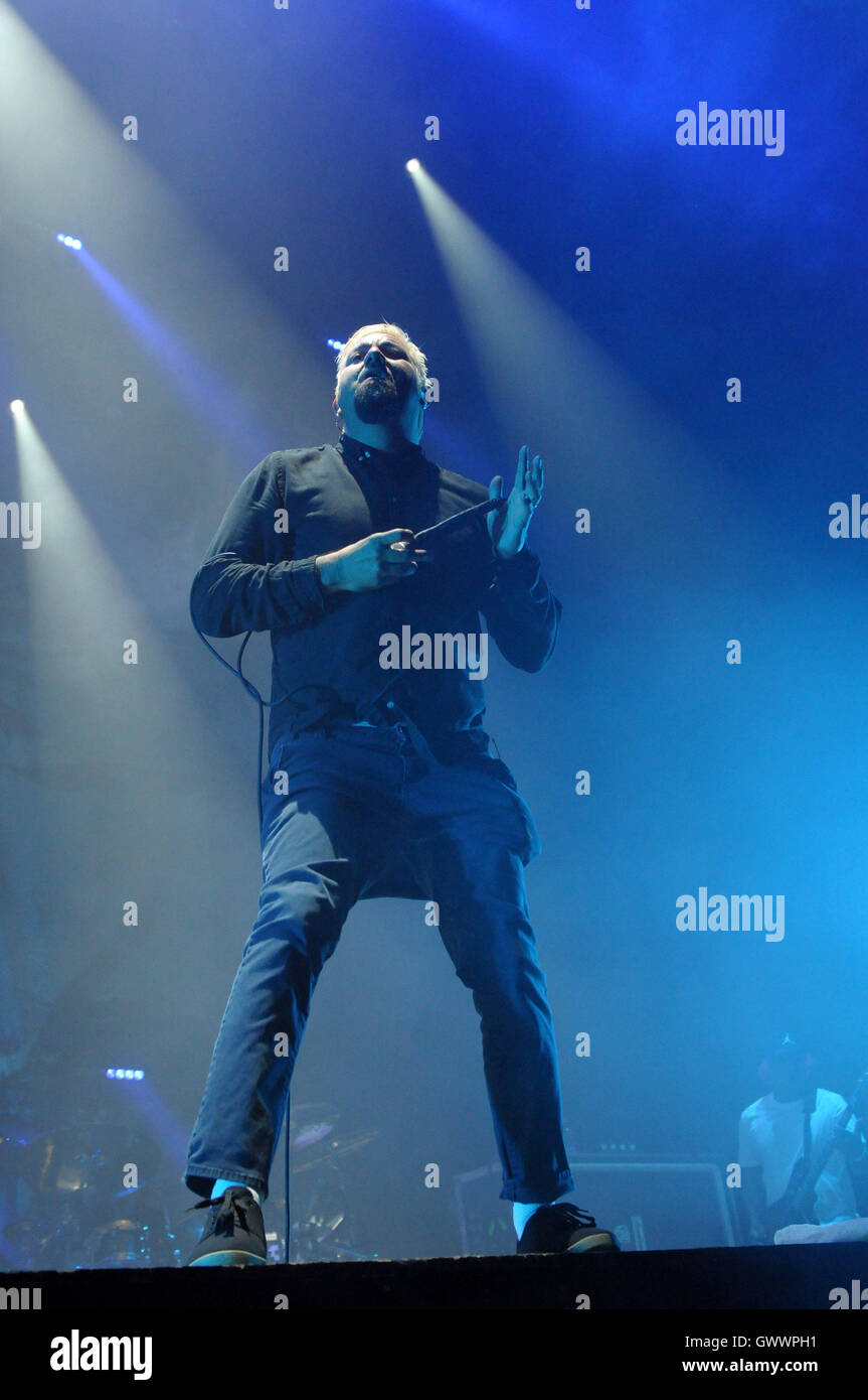 Chino moreno hi-res stock photography and images - Alamy