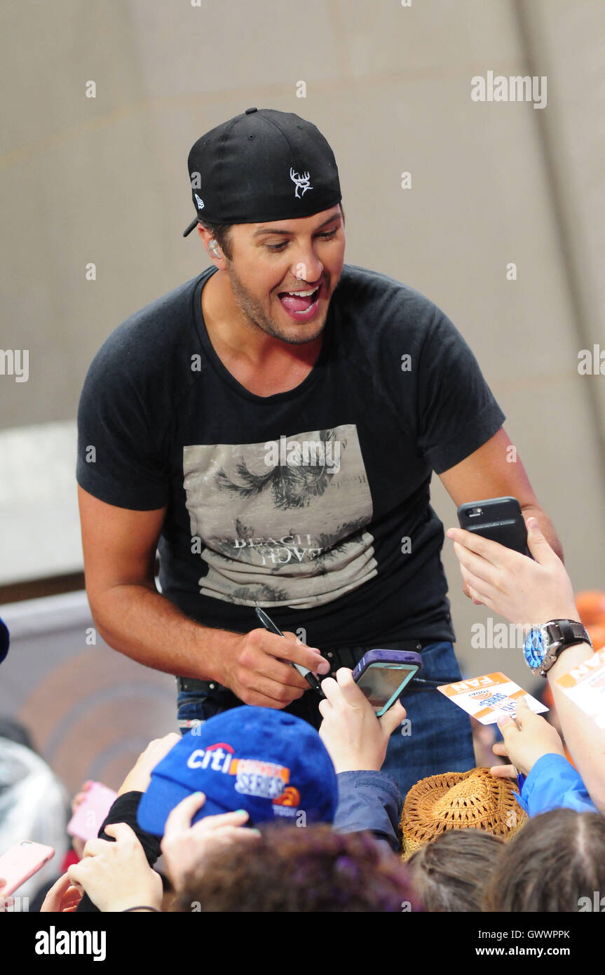 Luke Bryan Smile