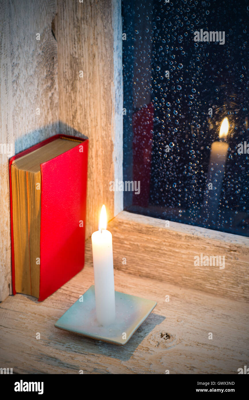 Cozy reading book window hi-res stock photography and images - Alamy