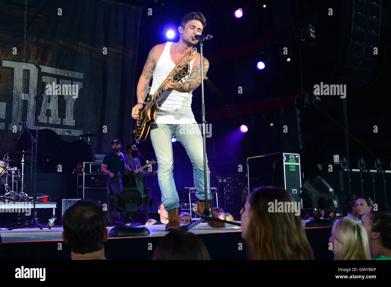 Darius Rucker's Good For A Good Time Tour at Perfect Vodka Amphitheatre ...