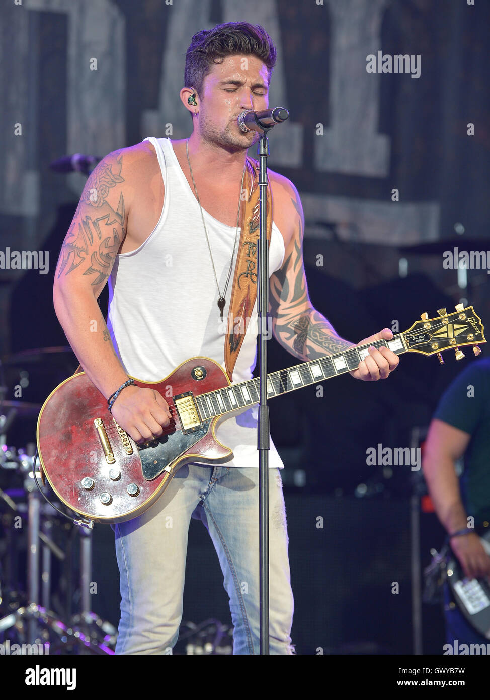 Darius Rucker's Good For A Good Time Tour at Perfect Vodka Amphitheatre ...