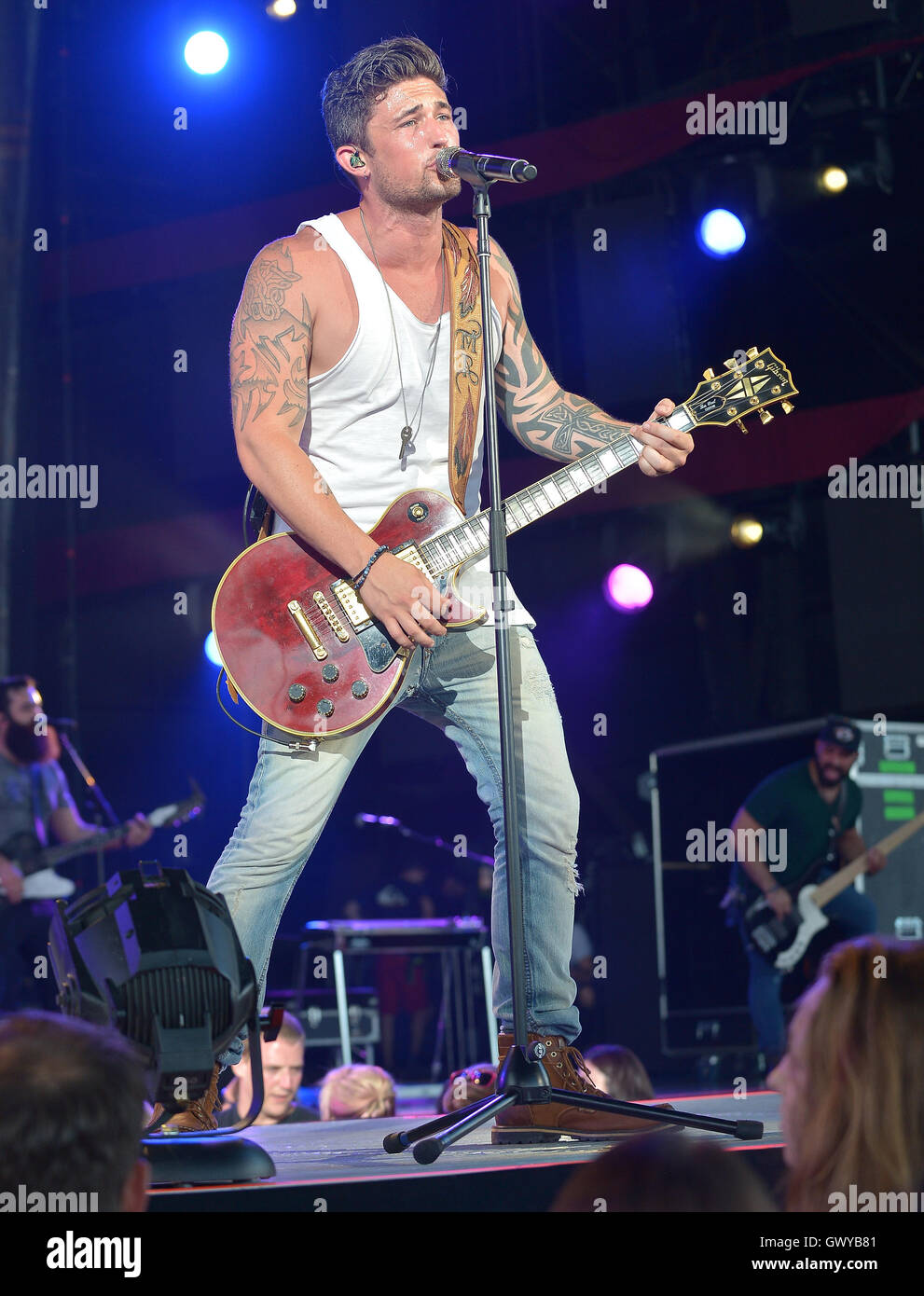 Darius Rucker's Good For A Good Time Tour at Perfect Vodka Amphitheatre ...