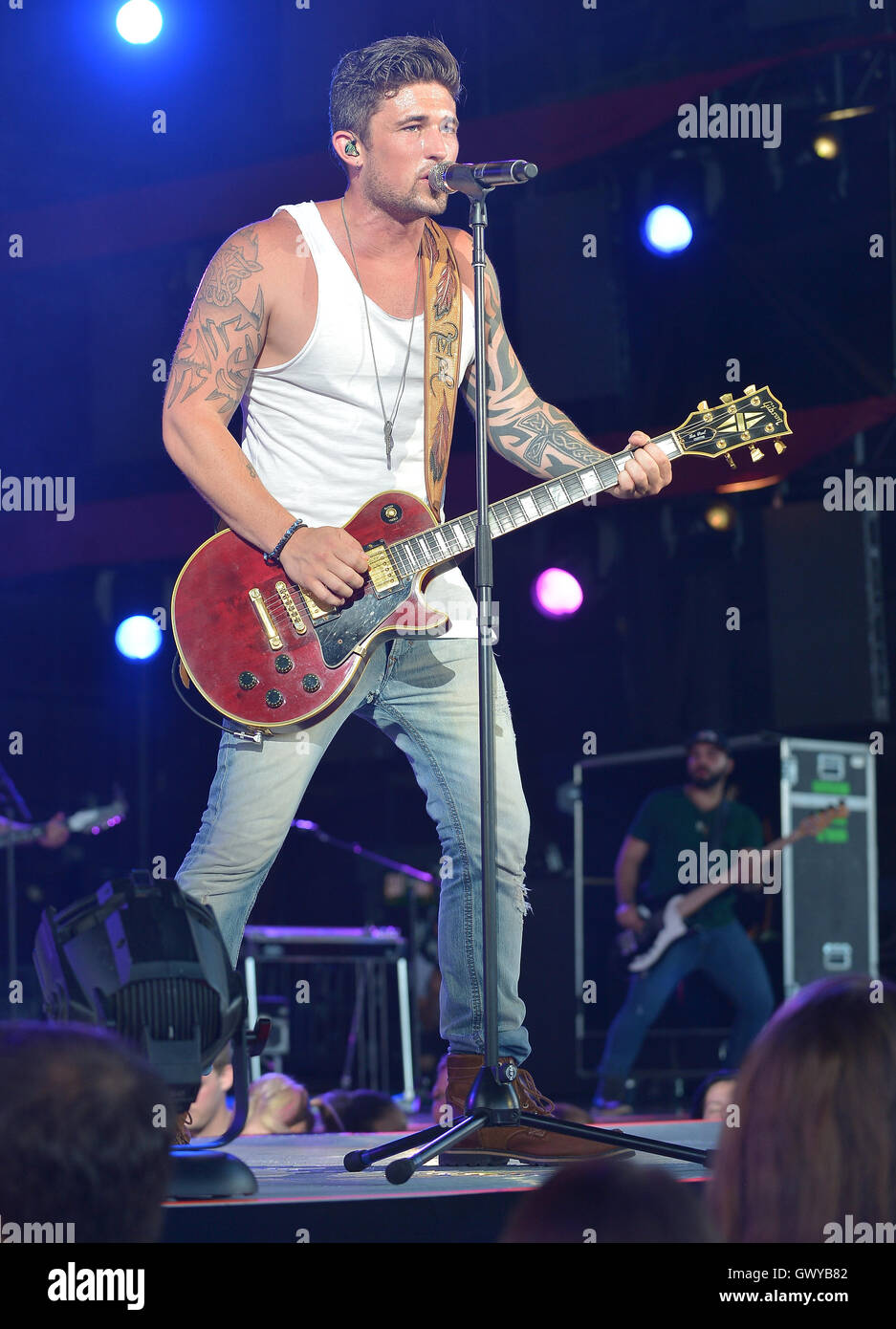 Darius Rucker's Good For A Good Time Tour at Perfect Vodka Amphitheatre ...