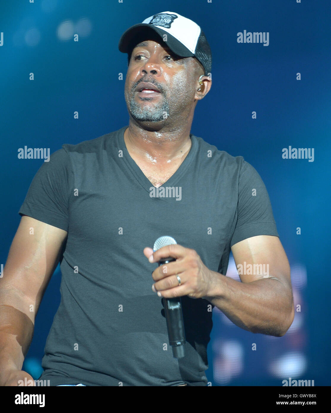 Darius Rucker's Good For A Good Time Tour at Perfect Vodka Amphitheatre ...