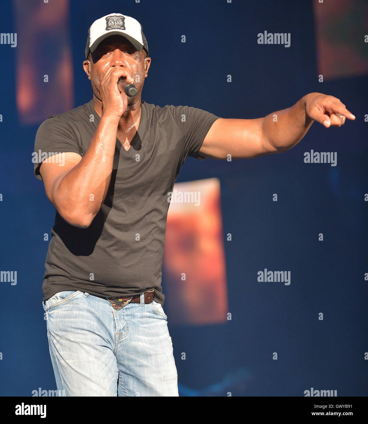 Darius Rucker's Good For A Good Time Tour at Perfect Vodka Amphitheatre ...