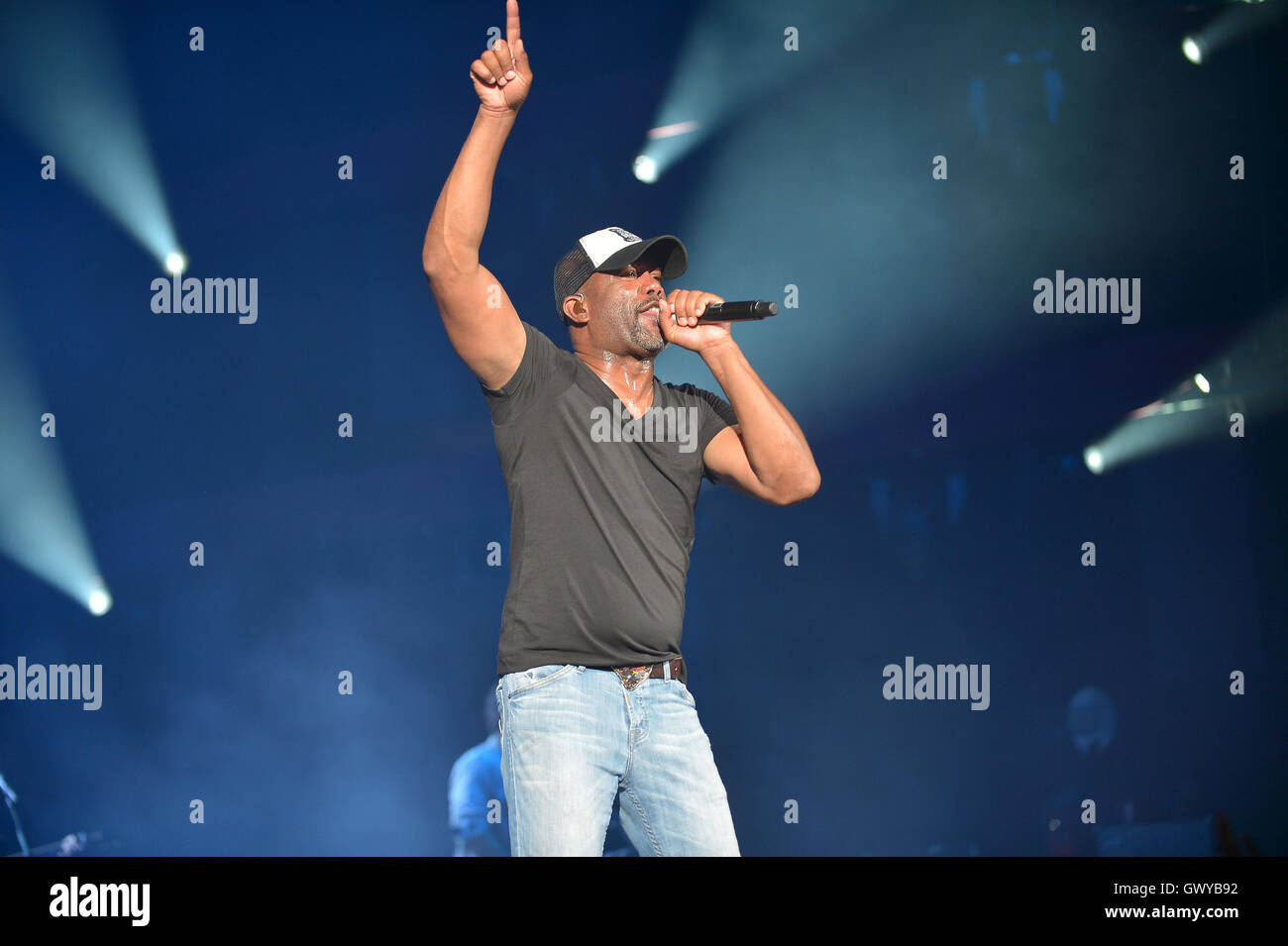 Darius Rucker's Good For A Good Time Tour at Perfect Vodka Amphitheatre ...
