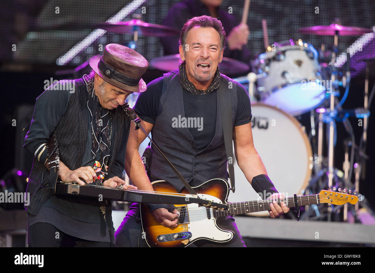 Bruce Springsteen performs live in concert at Wembley Stadium Featuring ...