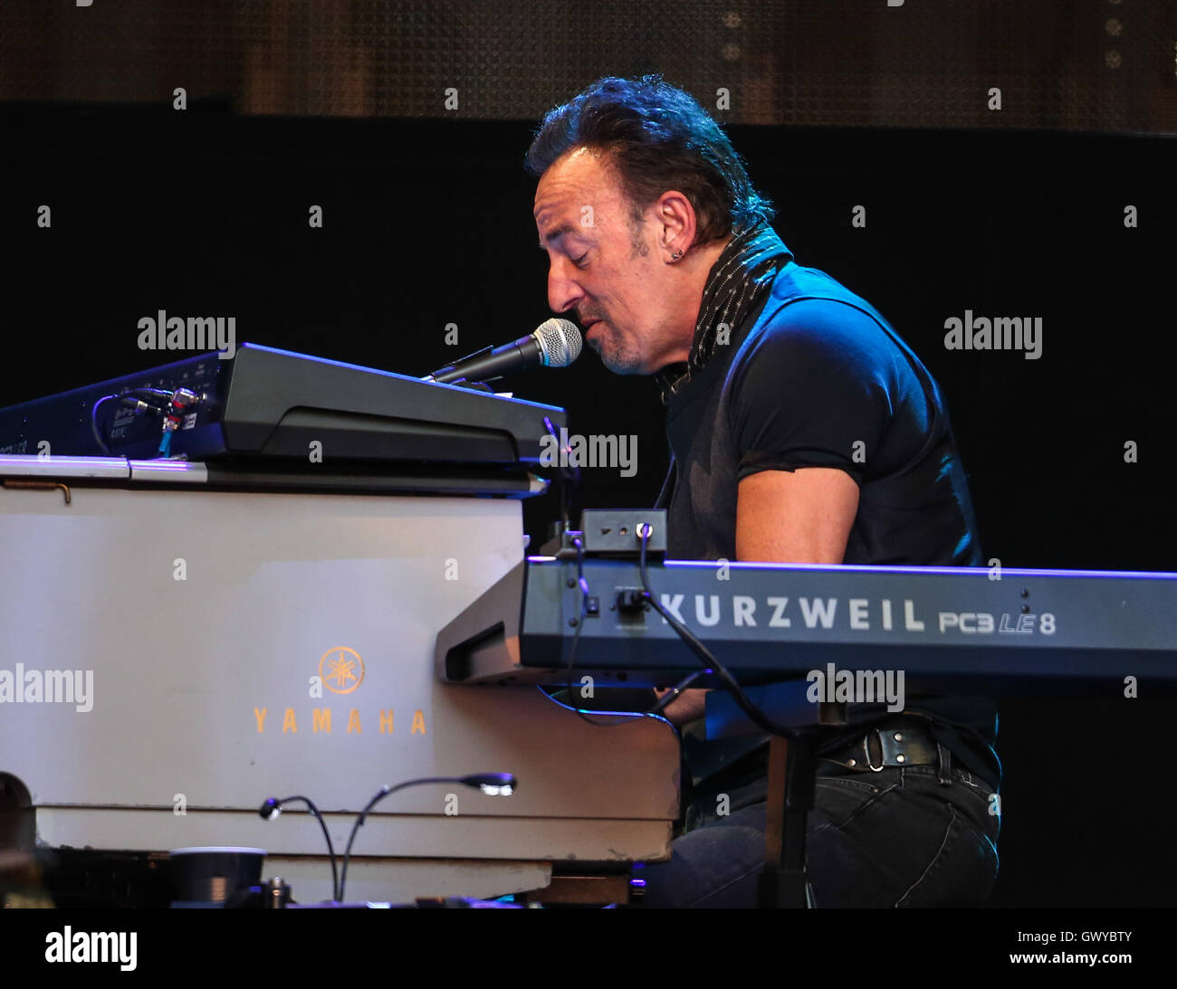 Bruce Springsteen and the E Street Band perform at Wembley Stadium ...