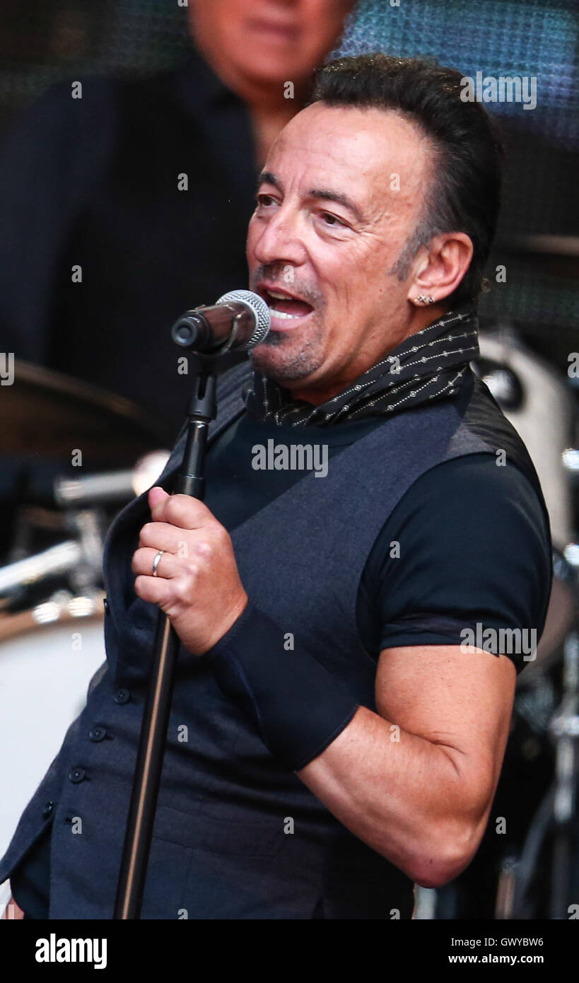 Bruce Springsteen and the E Street Band perform at Wembley Stadium ...