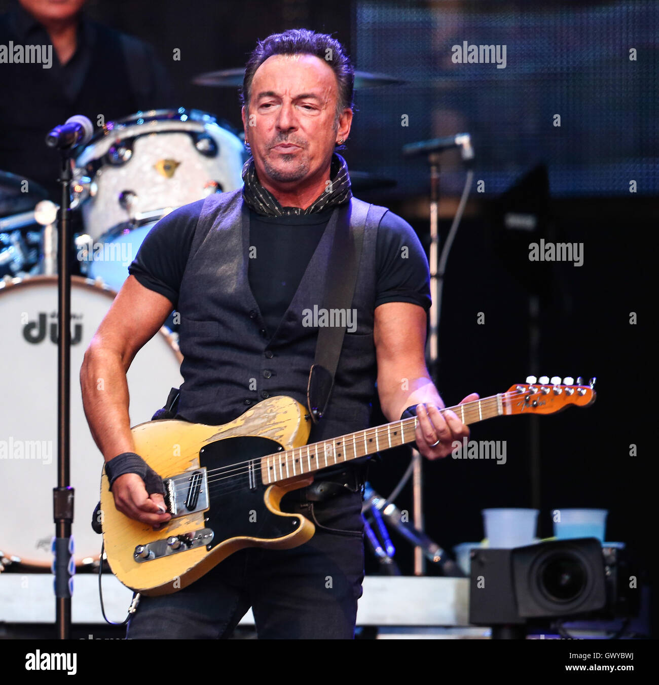 Bruce Springsteen and the E Street Band perform at Wembley Stadium ...