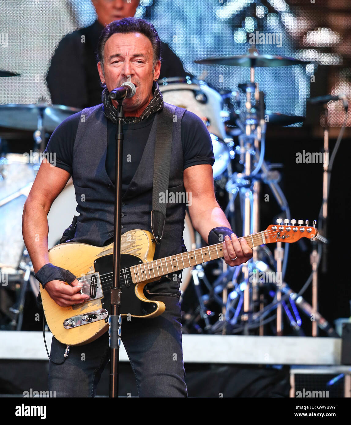 Bruce Springsteen and the E Street Band perform at Wembley Stadium ...