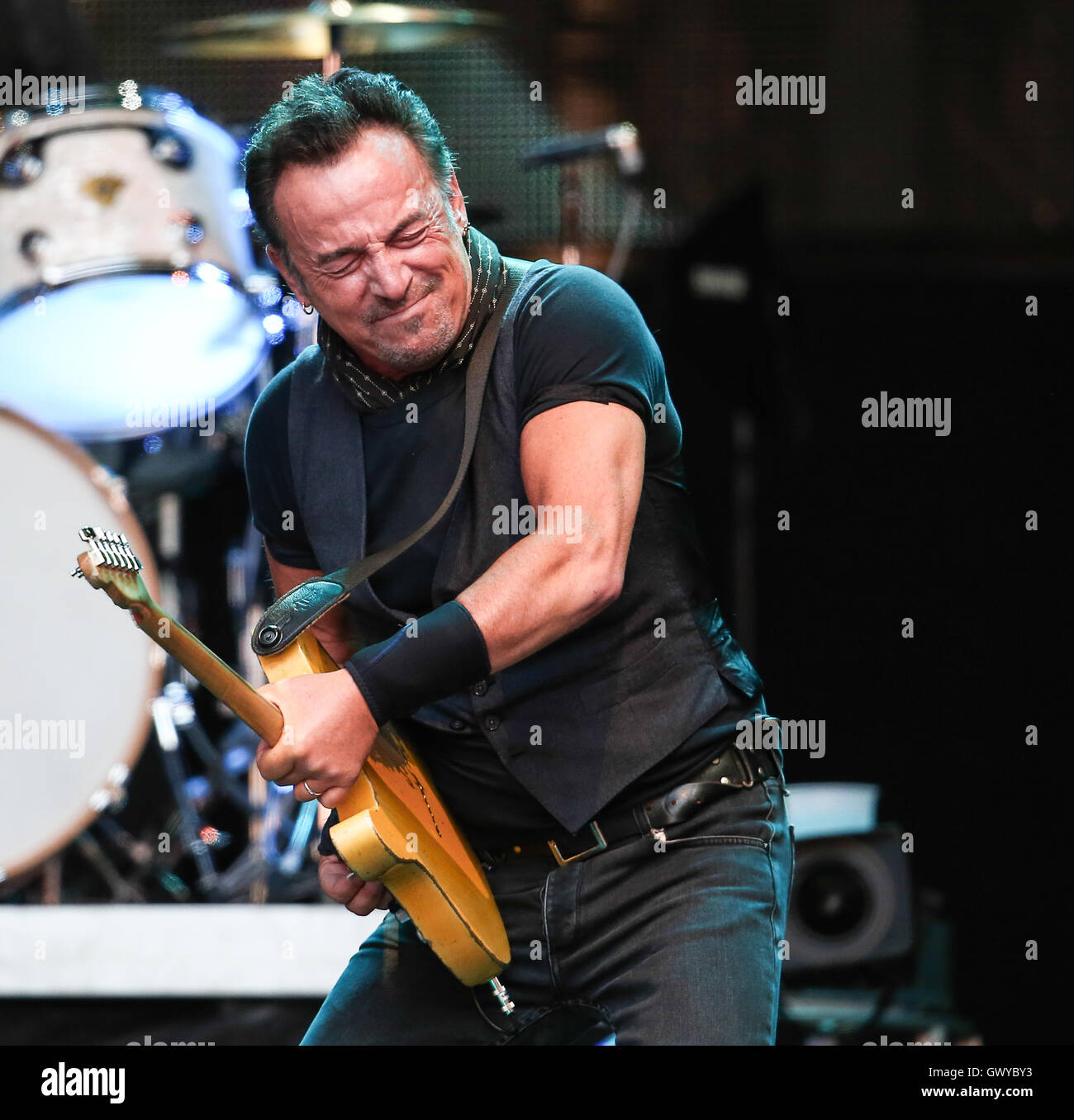 Bruce Springsteen and the E Street Band perform at Wembley Stadium ...