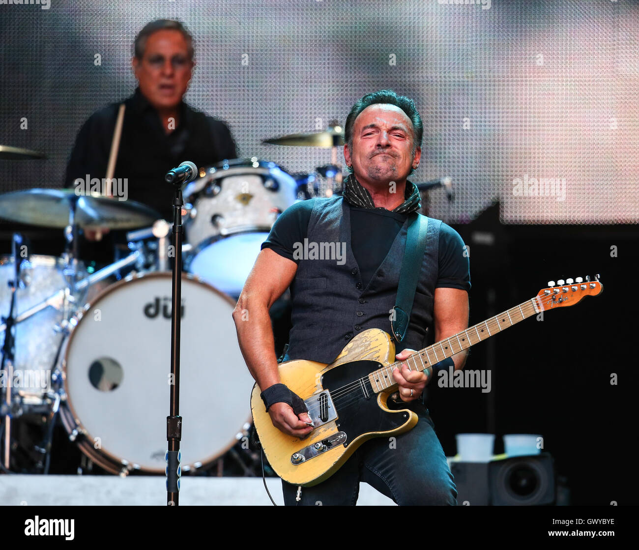 Bruce Springsteen and the E Street Band perform at Wembley Stadium ...