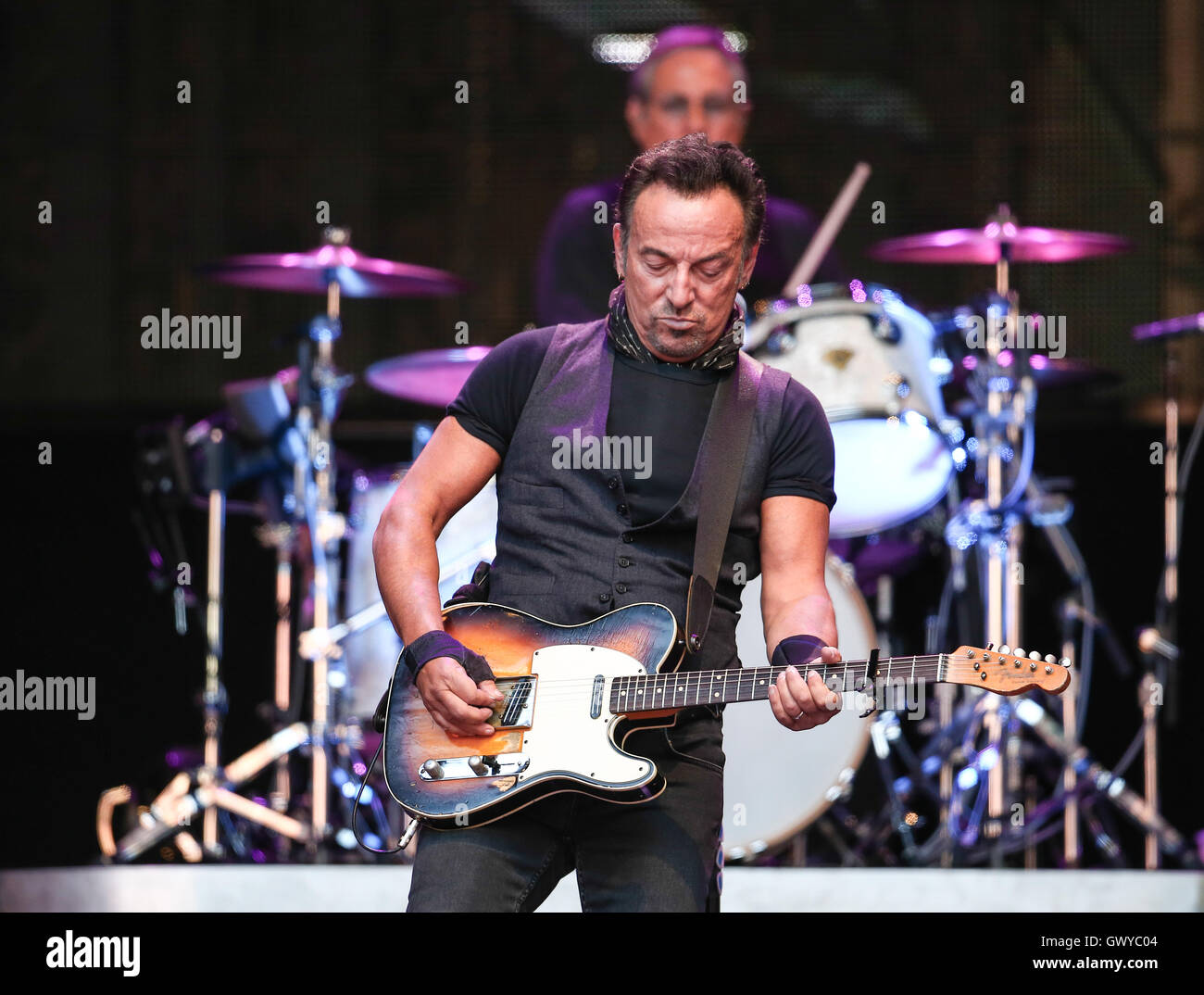 Bruce Springsteen and the E Street Band perform at Wembley Stadium ...