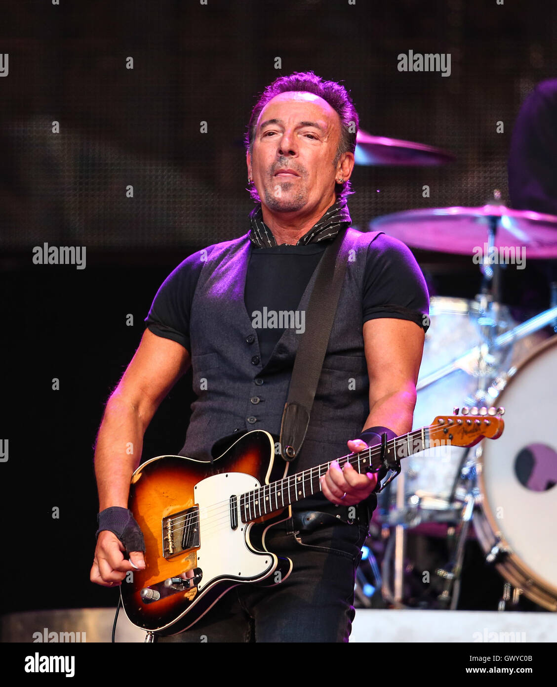 Bruce Springsteen and the E Street Band perform at Wembley Stadium ...