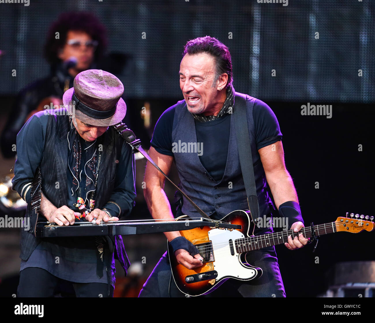 Bruce Springsteen and the E Street Band perform at Wembley Stadium ...