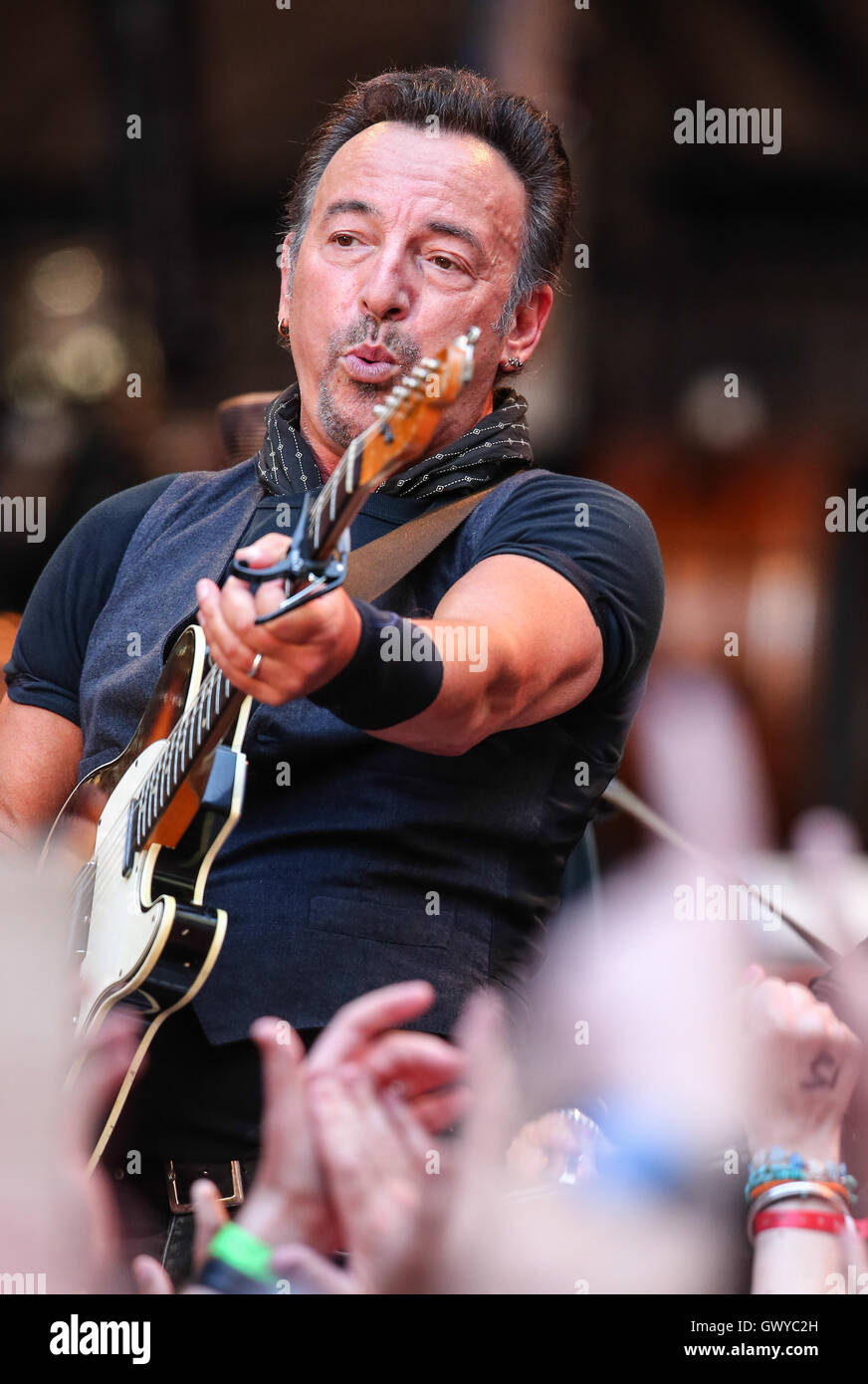 Bruce Springsteen and the E Street Band perform at Wembley Stadium ...