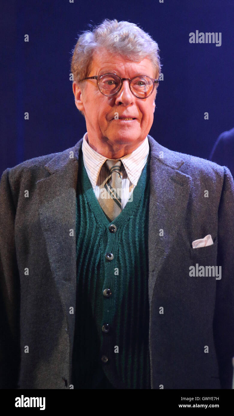 Actor michael crawford hi-res stock photography and images - Alamy