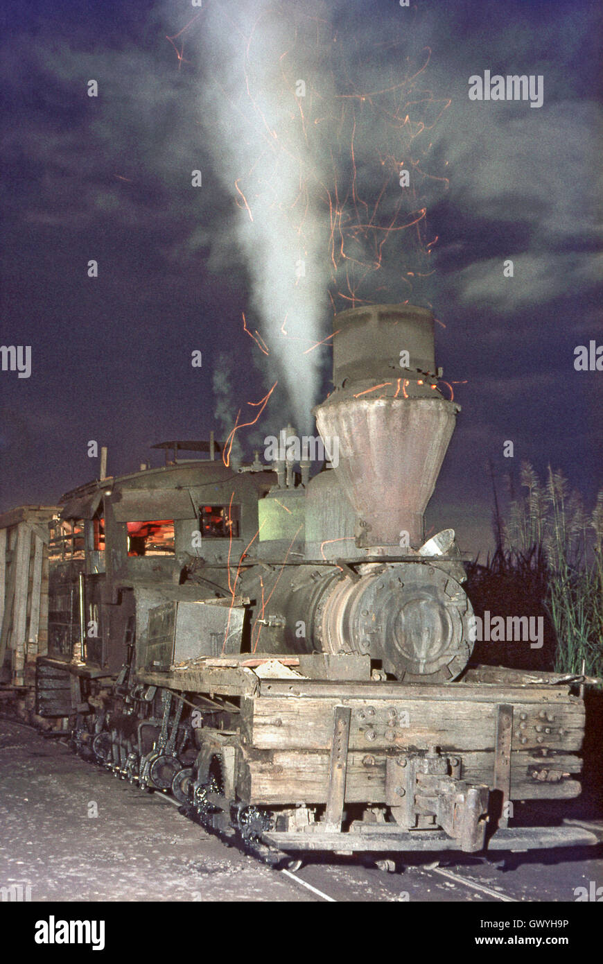 Vertical cylinder shay engine hi-res stock photography and images - Alamy
