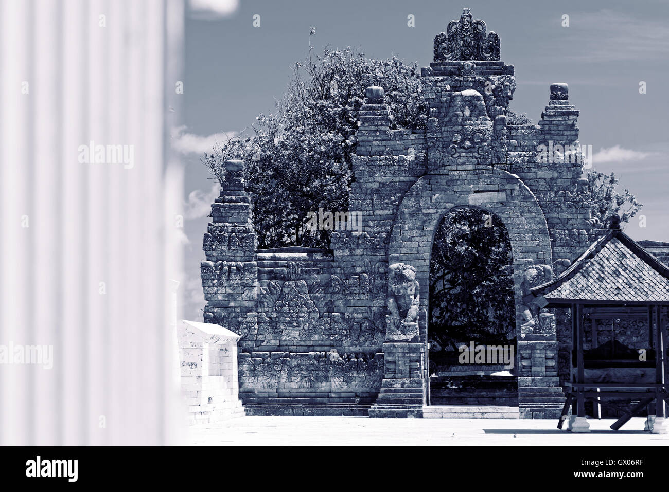 Uluwatu Temple Gate Stock Photo - Alamy