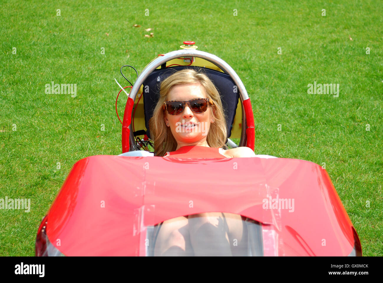 Rachel Riley meets engineering students from Shell Eco-marathon at ...