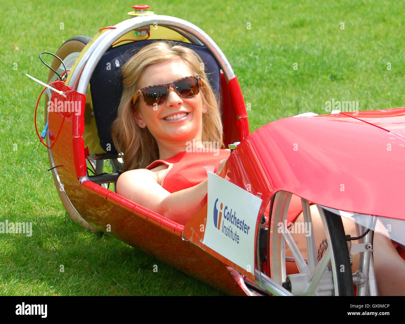 Rachel Riley meets engineering students from Shell Eco-marathon at ...