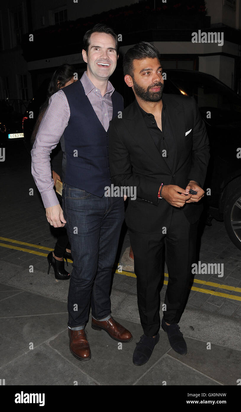 Kourtney Kardashian enjoys a night out at Lou Lou's private members ...