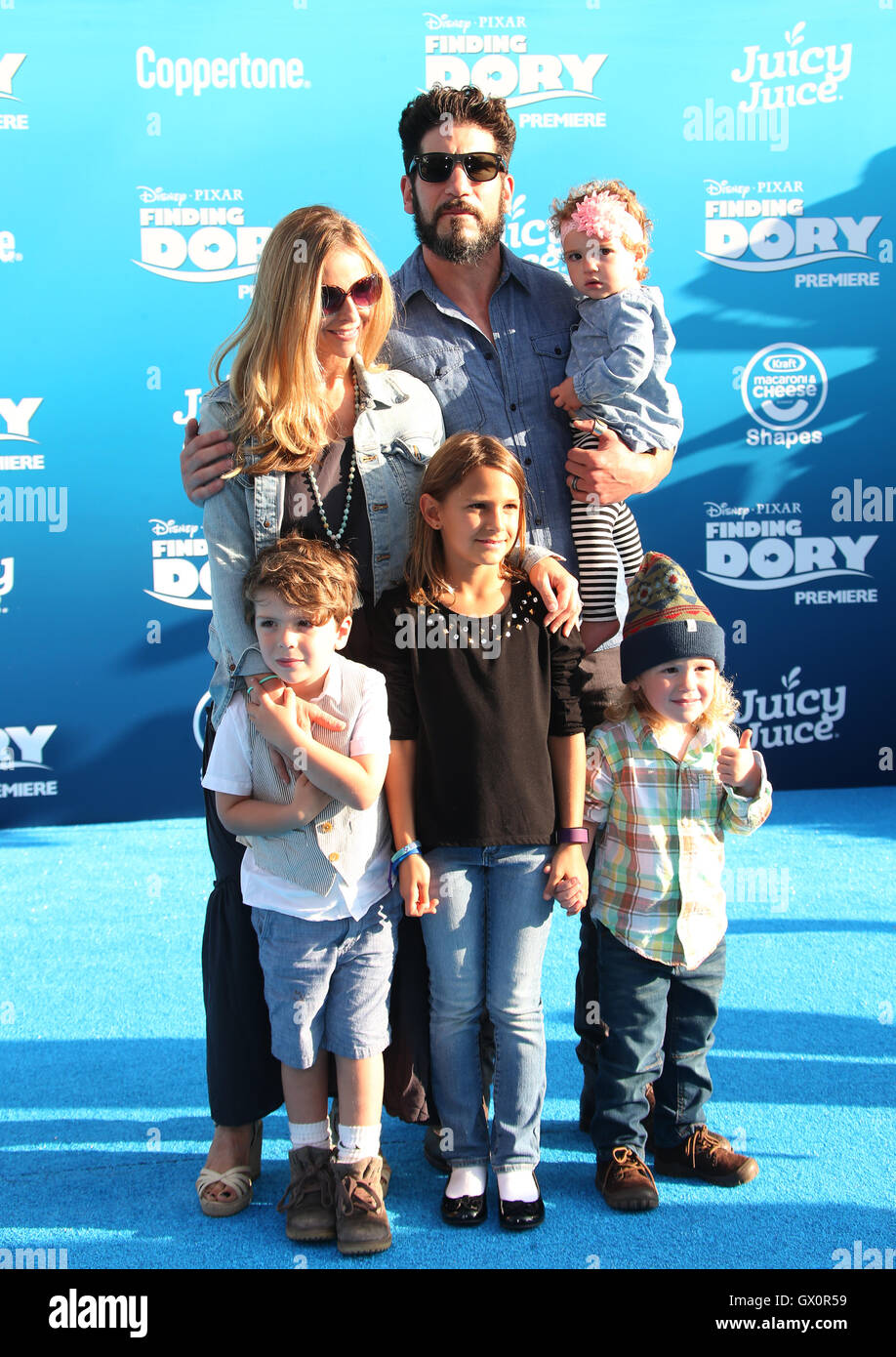 Jon bernthal and erin angle hi-res stock photography and images - Alamy